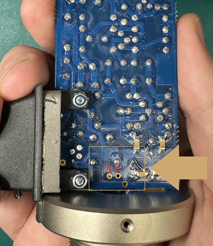 How to install the included 5-pin connector on the Broadcaster – RØDE